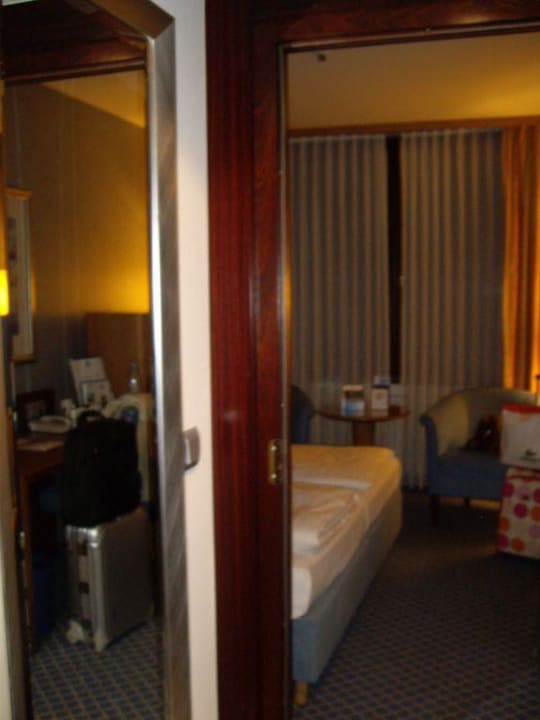 "Bien surtido, el minibar ..." Maritim Hotel am Schlossgarten Fulda ...