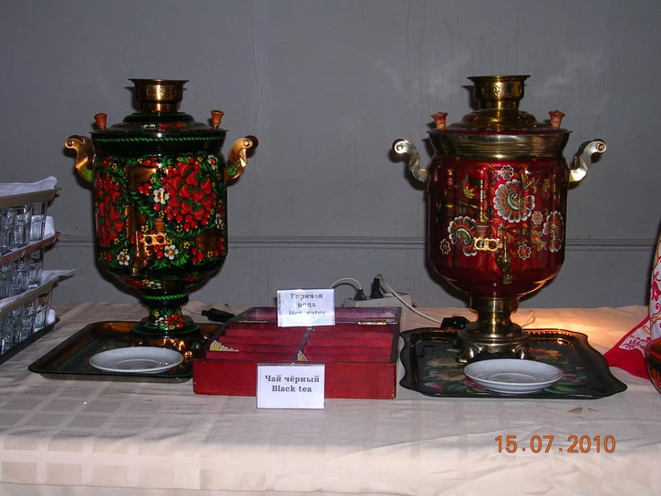 "Tee aus dem Samowar" Moscow Hotel (Sankt Petersburg) • HolidayCheck ...