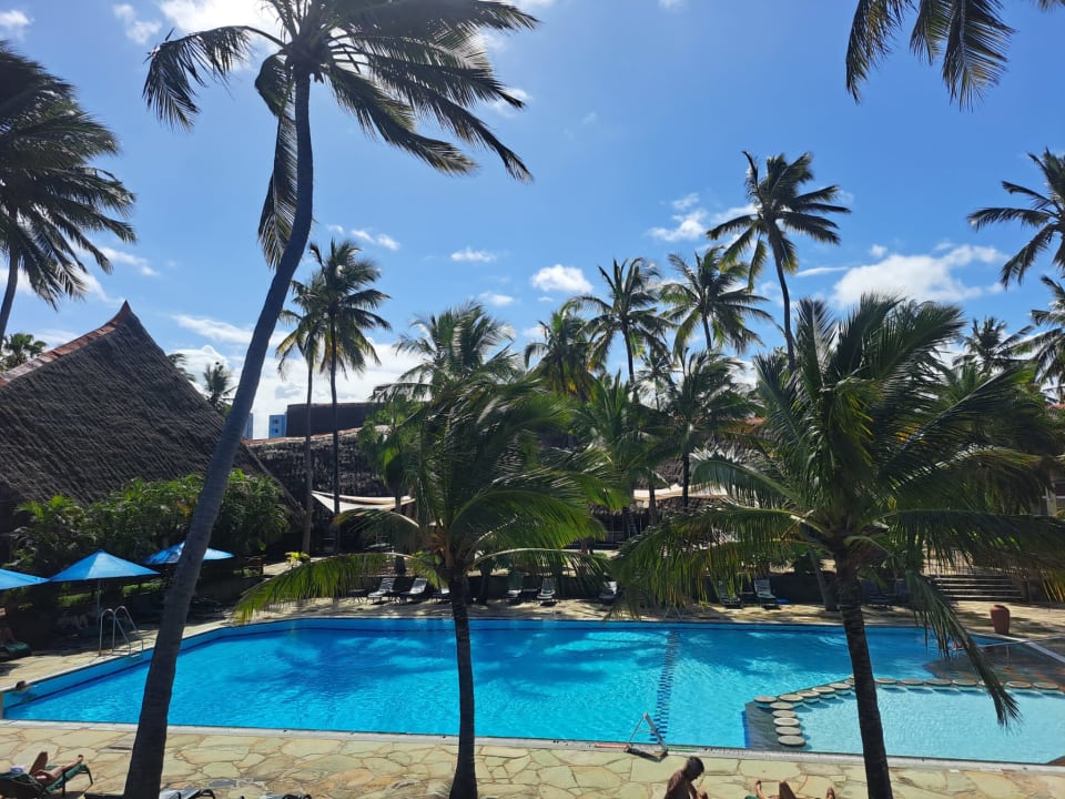 "Außenansicht" Bahari Beach Hotel (Mombasa) • HolidayCheck (Provinz ...