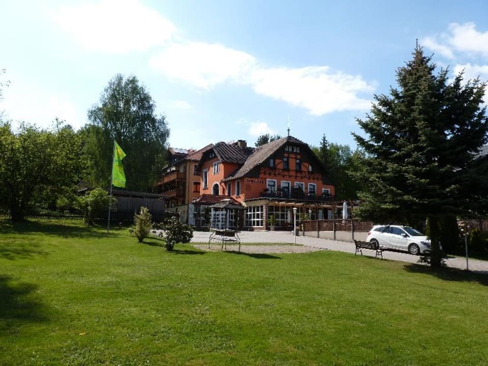 "Hauptgebäude mit Eingangs..." Parkhotel Margaretenhof (Gohrisch ...