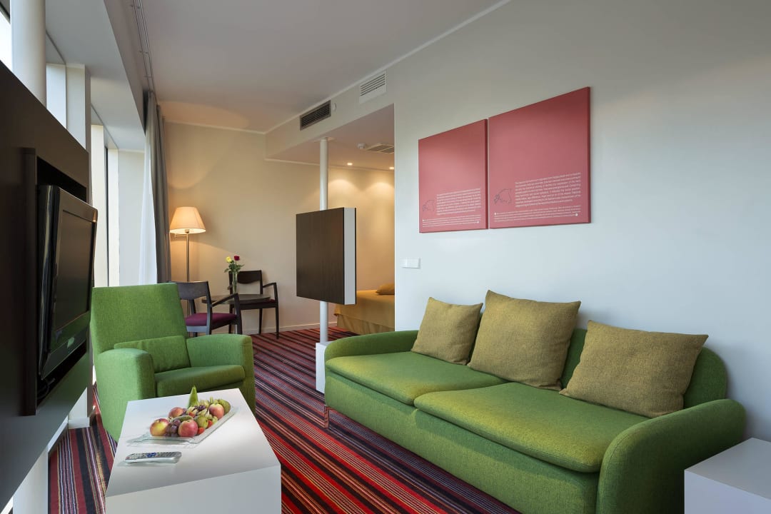 "One bedroom suite" Park Inn by Radisson Meriton Conference & Spa Hotel ...