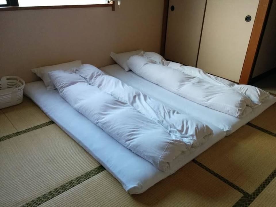"Futon" Sakuraya Hotel (Hatsukaichi) • HolidayCheck (Honshū | Japan)