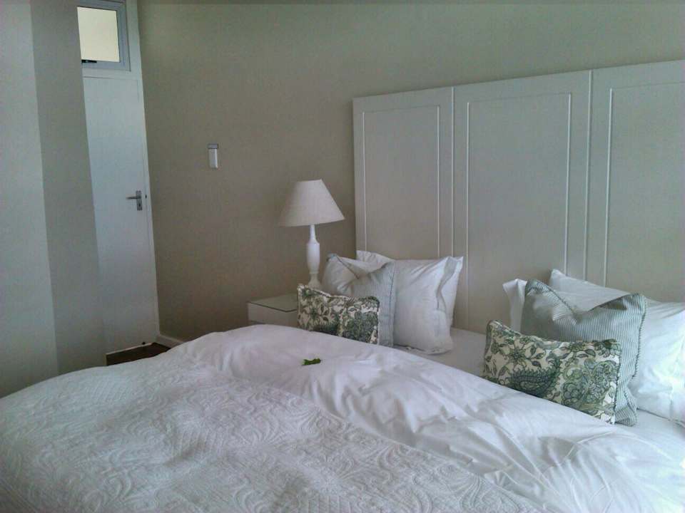 "Doppelzimmer" Hermanus Beach Villa (Hermanus) • HolidayCheck (Westkap ...