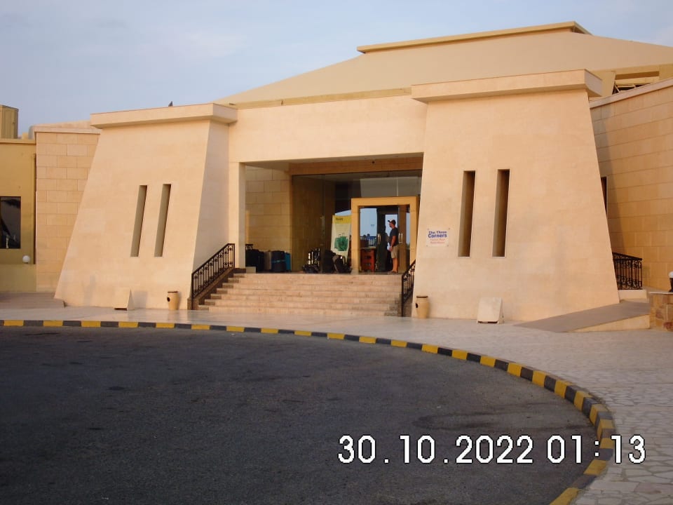 "Eingang zum Hotel" Three Corners Fayrouz Plaza Beach Resort (Marsa ...