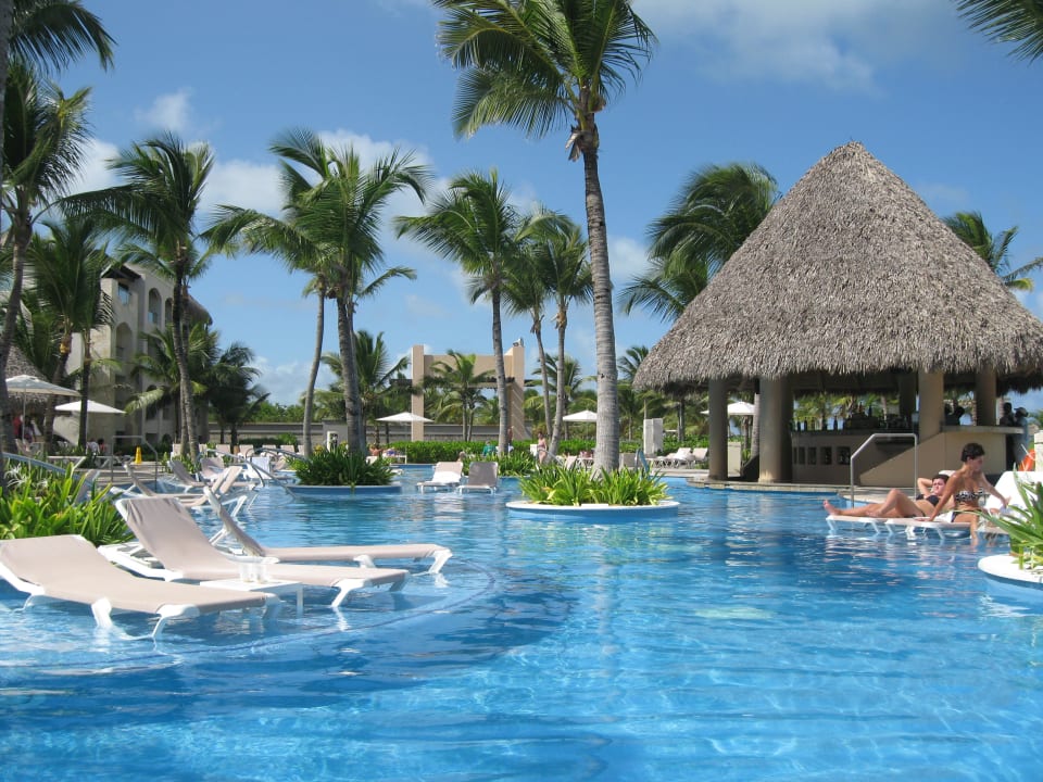 "Isla Pool und Isla Swim U..." Hard Rock Hotel & Casino Punta Cana ...