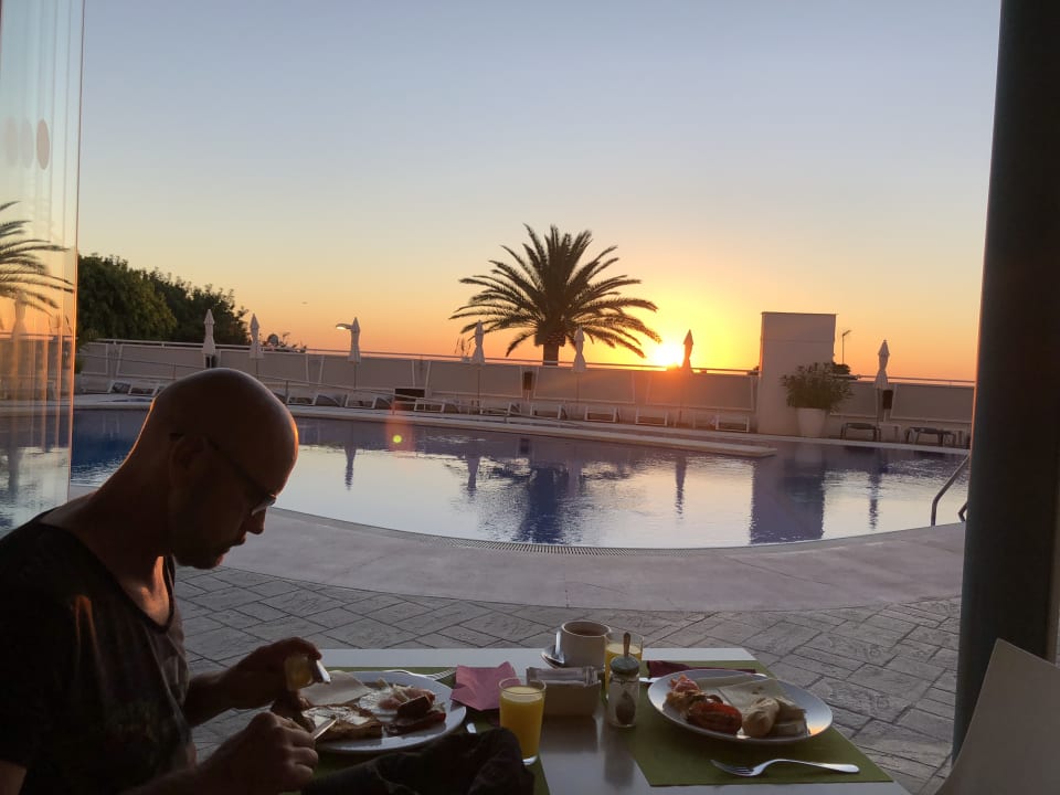 "Frühstück mit Blick auf d..." Hotel Ritual Torremolinos - Adults only ...
