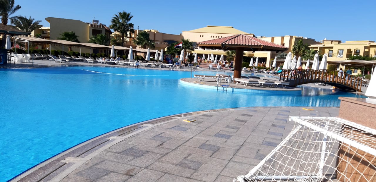 "Großer Pool mit Poolbar" Three Corners Fayrouz Plaza Beach Resort ...