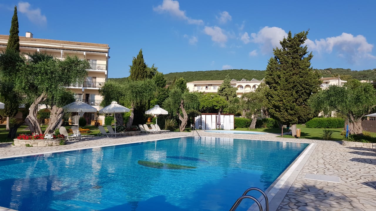 "Pool" Hotel Delfinia (Moraitika) • HolidayCheck (Korfu | Griechenland)