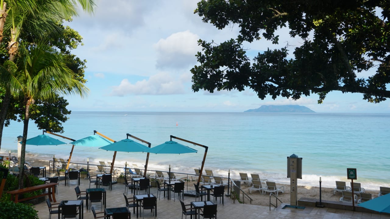 "Sicht auf Pool Restaurant..." Coral Strand Smart Choice Hotel (Beau ...