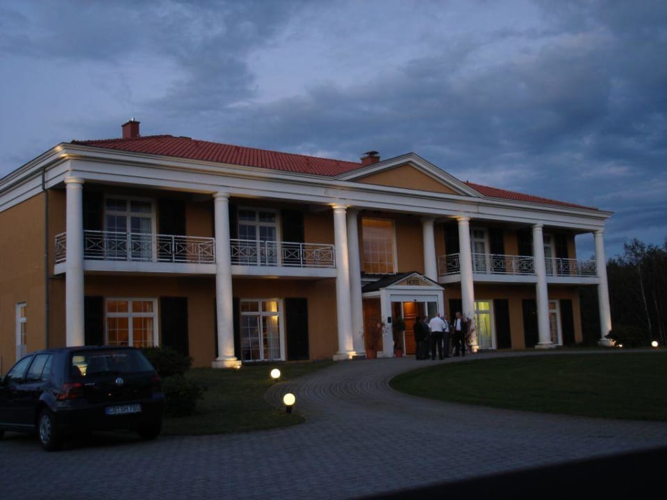 "Romantisch schöner Blick ..." Hotel Meuro (Schipkau) • HolidayCheck ...