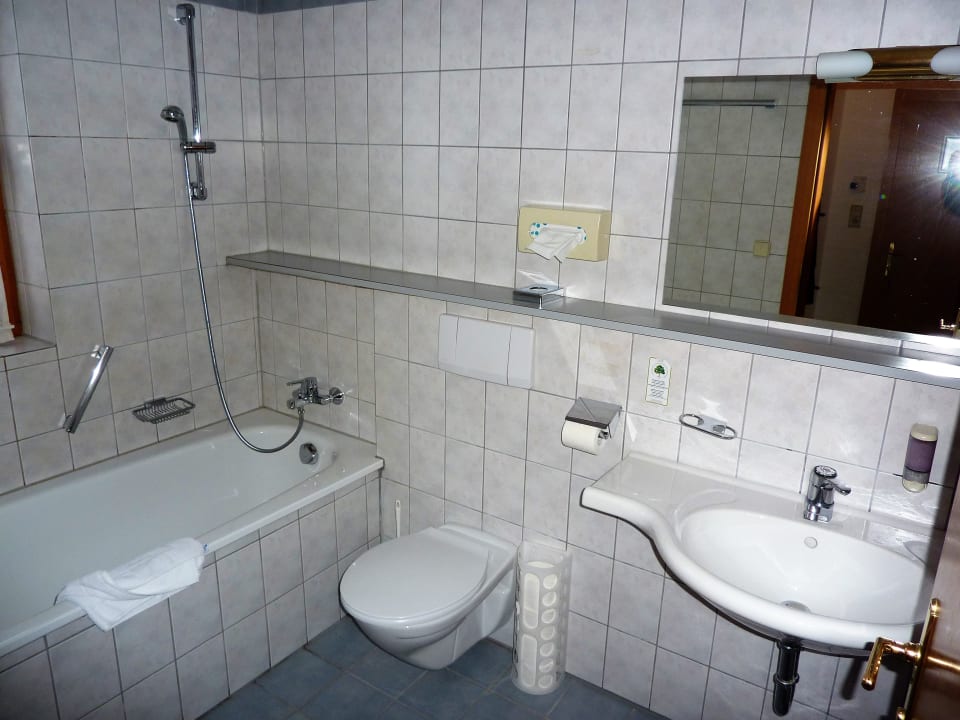 "Bad Komfortzimmer" Alpina Resort Nature & Wellness (Wenns ...