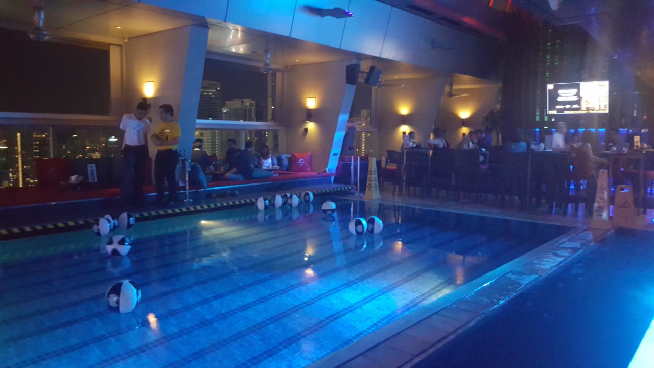 "Poolparty mit Live DJ " Hotel Traders Kuala Lumpur (Kuala Lumpur ...