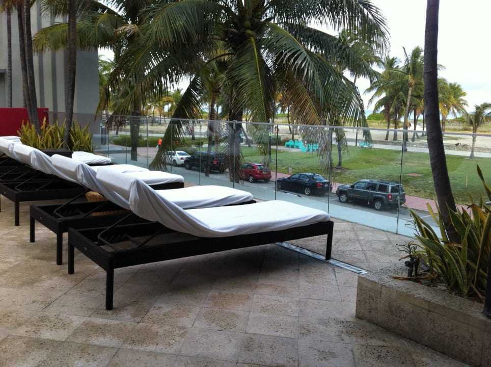 "Liegen am Pool mit Blick ..." Hotel Victor (Miami Beach ...