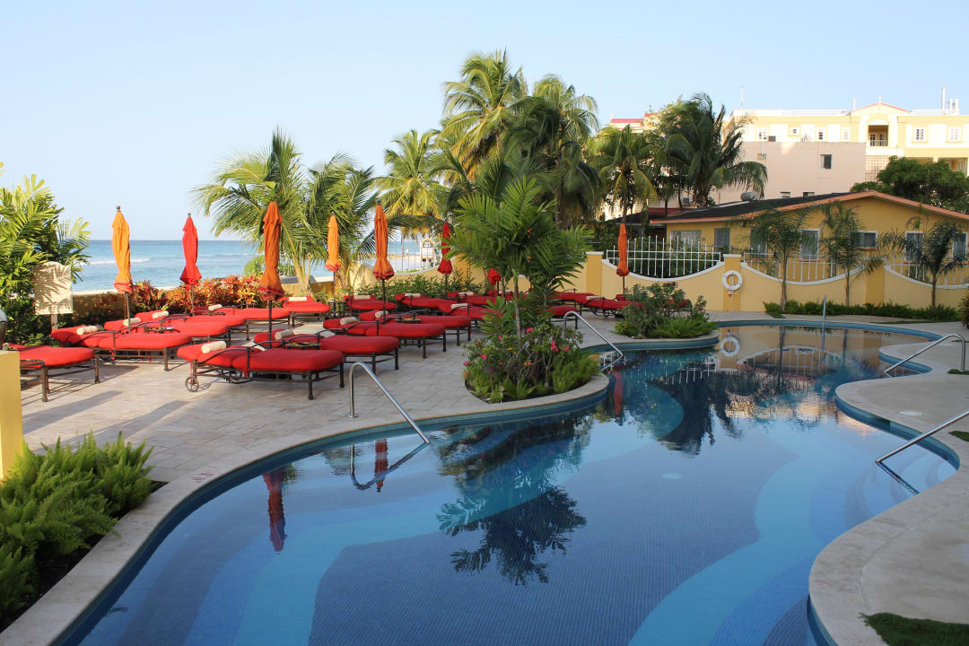 "Pool" O2 Beach Club & Spa (Dover) • HolidayCheck (Barbados | Barbados)