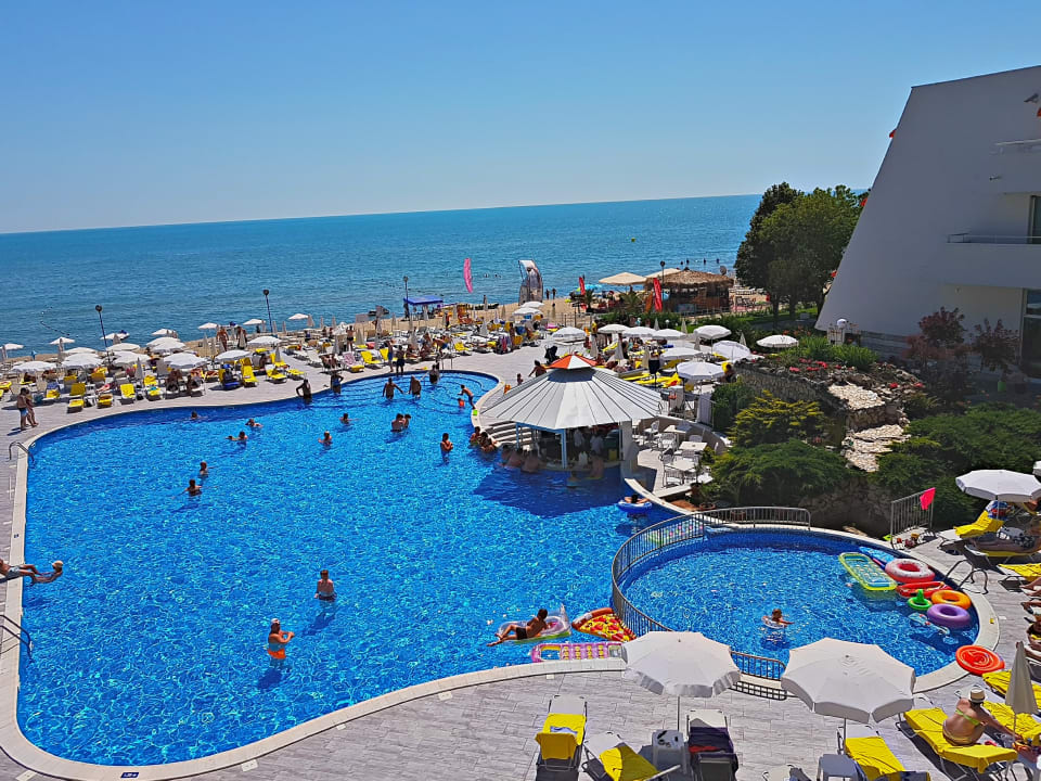 "Blick auf den Pool von Ha..." AluaSun Helios Beach (Obzor ...