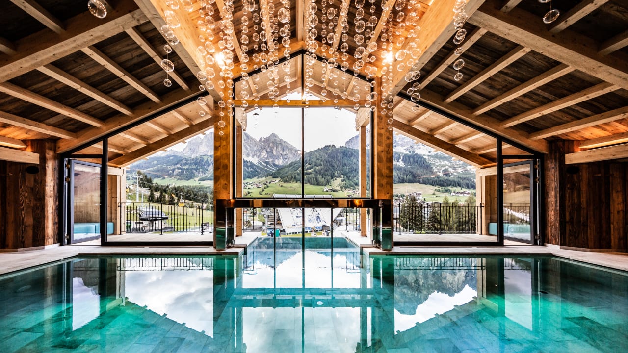 "Pool" Hotel Arkadia - Adults only (Corvara-Colfosco) • HolidayCheck ...