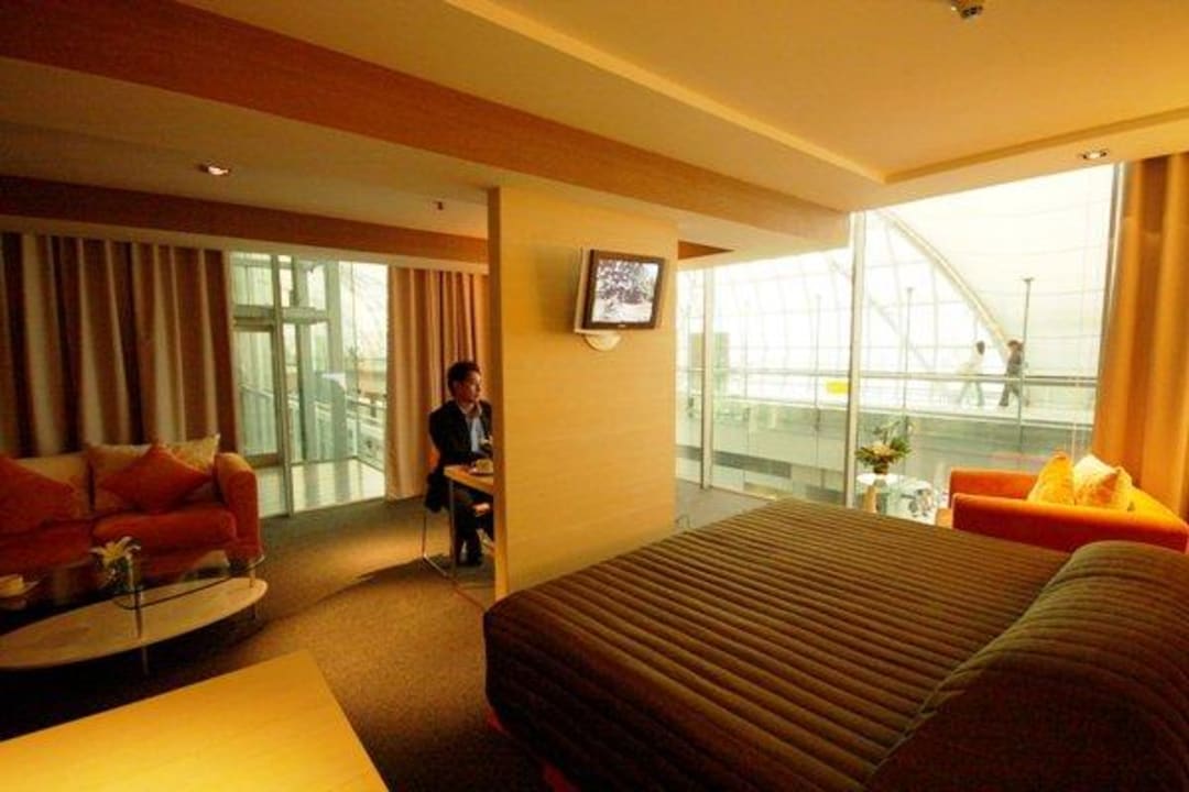 "Louis Tavern Transit Hote..." Louis' Tavern Transit Hotel Dayrooms ...