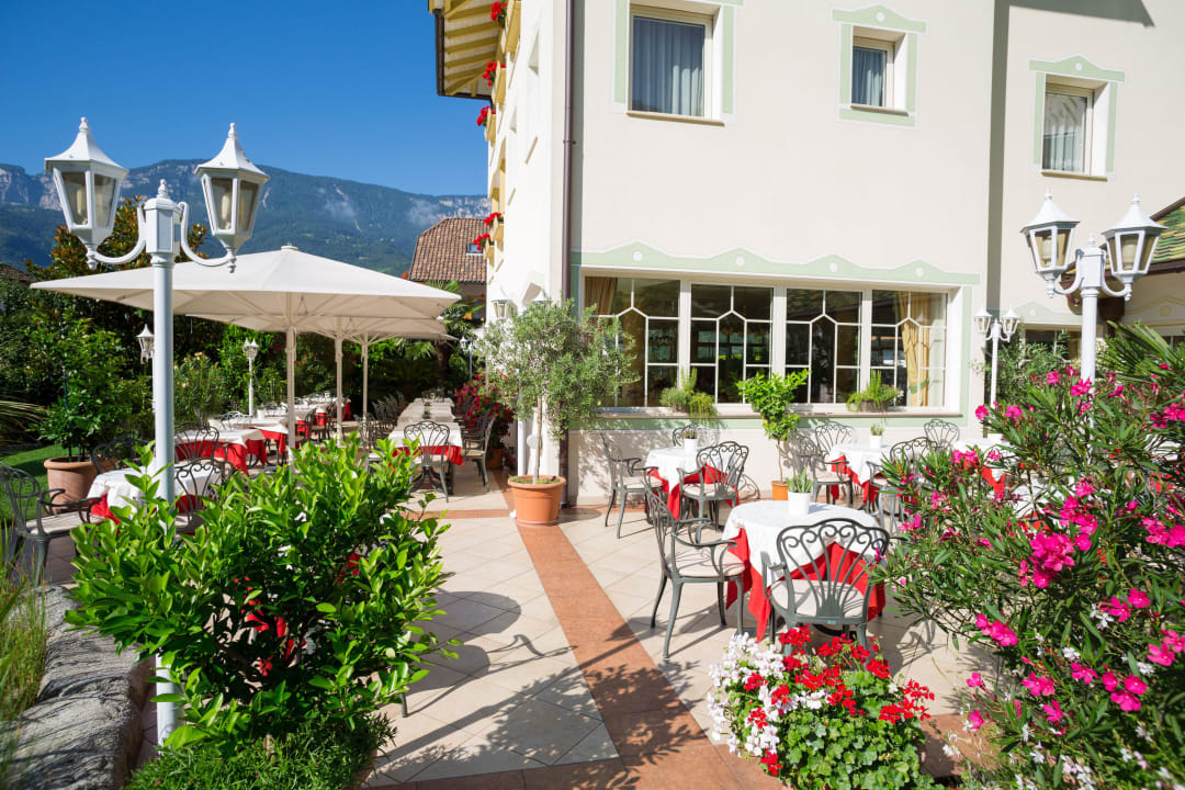 "Hotelterrasse" Hotel Vilpianerhof (Vilpian) • HolidayCheck (Südtirol ...