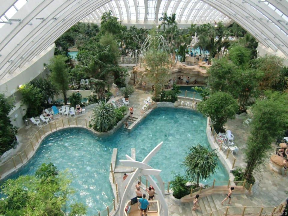 "Einer der Pools im Aqua M..." Center Parcs Les Trois Forêts (Hattigny ...
