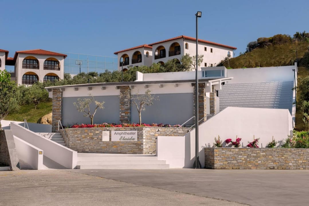 " neues Amphitheat..." Akrathos Beach Hotel (Ouranoupolis ...