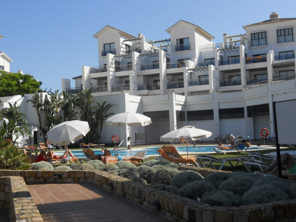 "Pool mit Teil des Hauptge..." Estepona Hotel & Spa Resort (Estepona ...