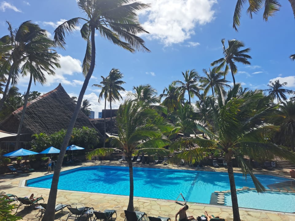 "Außenansicht" Bahari Beach Hotel (Mombasa) • HolidayCheck (Provinz ...