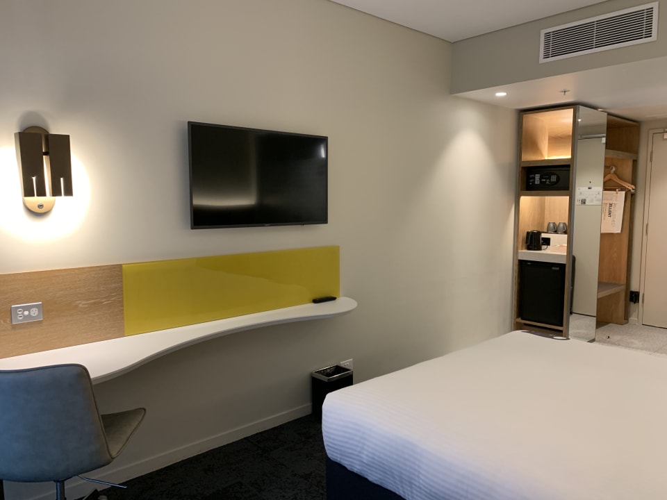 "Zimmer" Holiday Inn Express Adelaide City Centre (Adelaide ...
