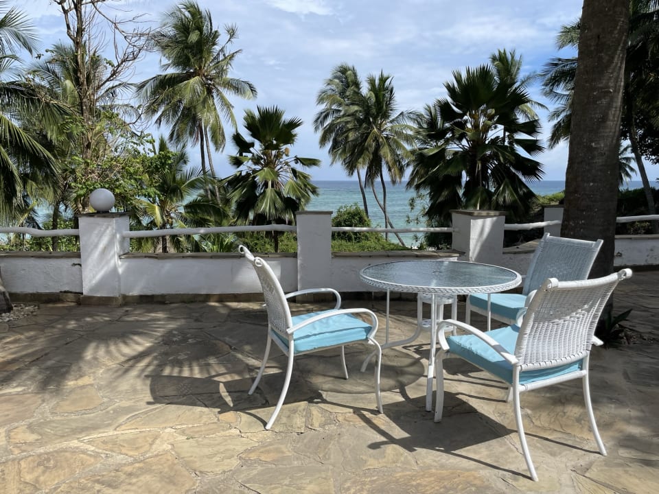 "Maweni Bar" Diamonds Leisure Beach & Golf Resort (Diani Beach ...