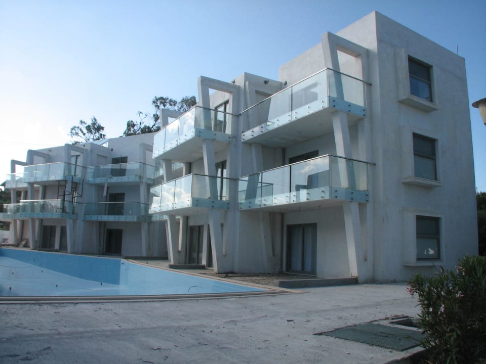 "Bungelow im Bau mit Pool." Eden Roc Resort (Kallithea) • HolidayCheck ...