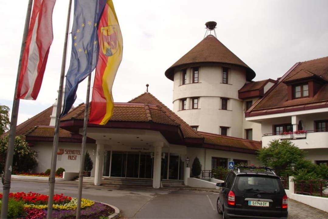 "Haupteingang" Seehotel Rust (Rust) • HolidayCheck (Burgenland ...