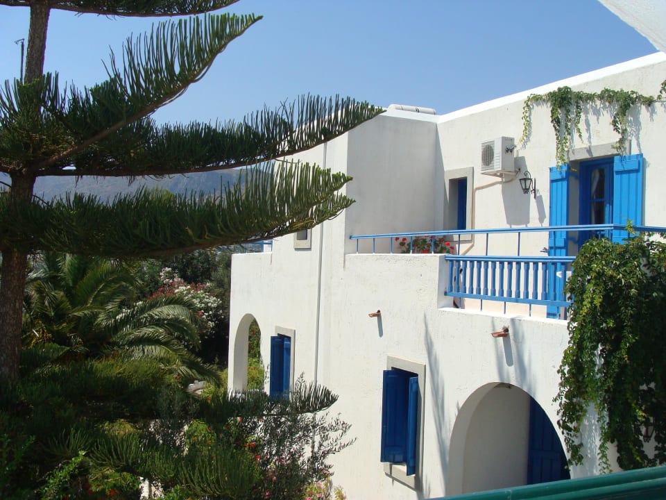 "Соседний корпус" Hersonissos Village Hotel & Bungalows (Anissaras ...