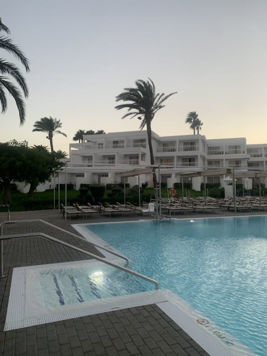 "Pool" Hotel Riu Paraiso Lanzarote (Puerto del Carmen) • HolidayCheck ...