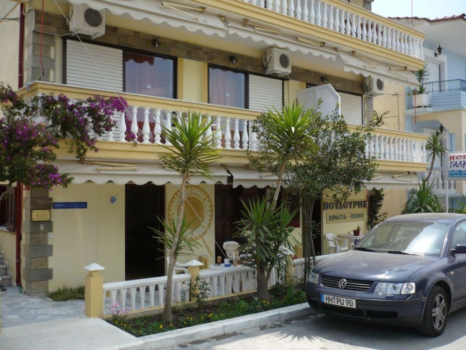 "Galini Haupthaus mit Reze..." Haus Galini (Sarti) • HolidayCheck ...