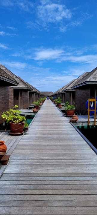 "Außenansicht" Meeru Maldives Island Resort (Dhifushi) • HolidayCheck ...