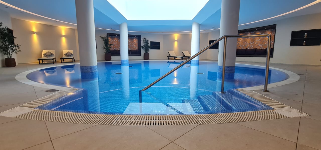 "Innenpool" allsun Hotel Bella Paguera (Peguera) • HolidayCheck ...