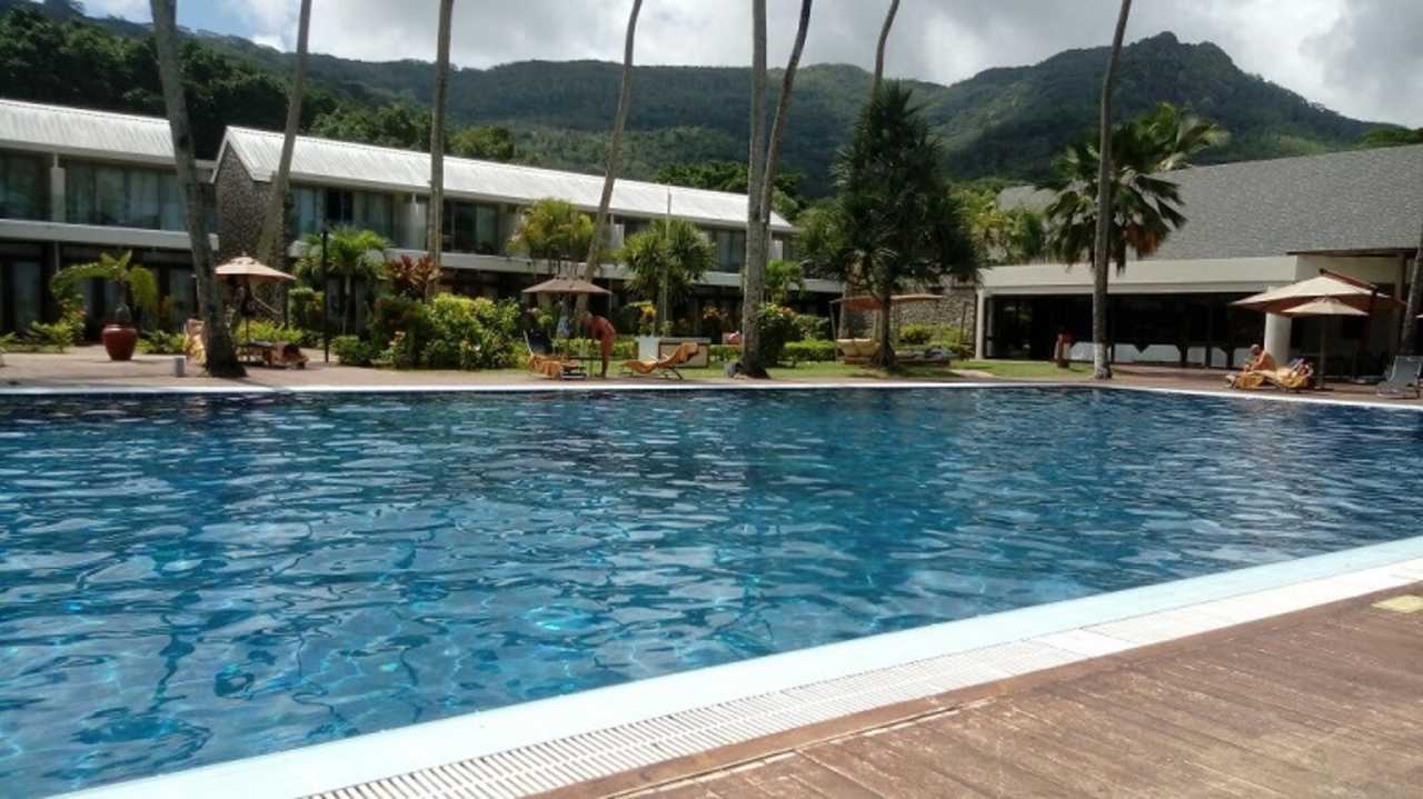 "Pool" Avani Barbarons Seychelles Resort (Barbarons Bay) • HolidayCheck ...