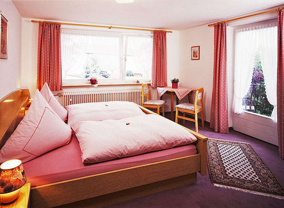 "Doppelzimmer-Beispiel" Pension Christel (Oberstdorf) • HolidayCheck ...