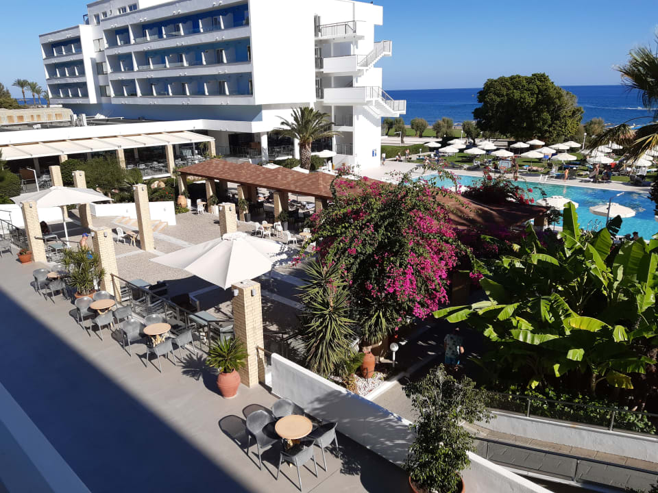 "Blick auf Nebengebäude, P..." Blue Sea Beach Resort (Faliraki ...