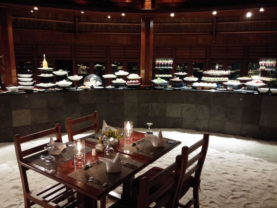 "Sangu Restaurant, ein Tei..." Kuredu Island Resort & Spa (Hinnavaru ...