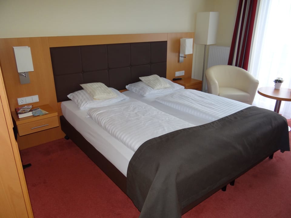 "Wohn und Schlafraum" Moin Hotel Cuxhaven (Cuxhaven) • HolidayCheck ...