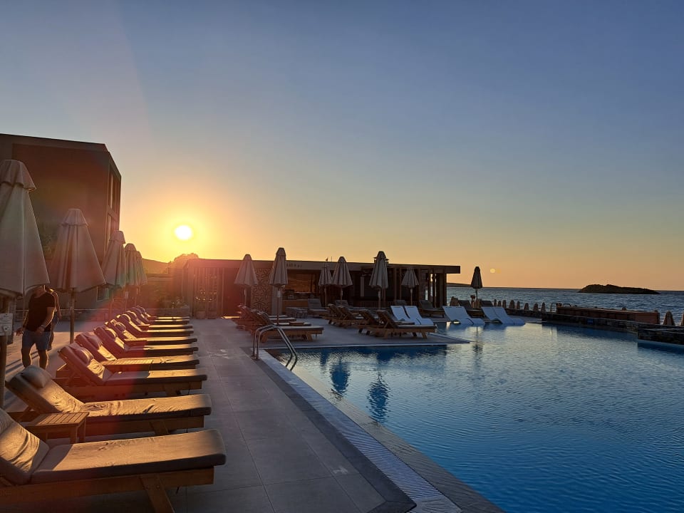 "Sonnenuntergang" Sentido Unique Blue! Resort and Villas (Amnissos ...