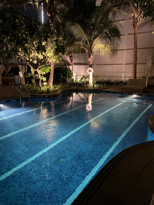 "Pool" Conrad Dubai (Dubai) • HolidayCheck (Dubai | Vereinigte ...