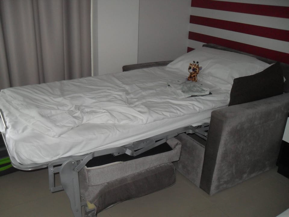 "Zustellbett! eine Zumutun..." allsun Hotel Bahia del Este (Cala Millor ...