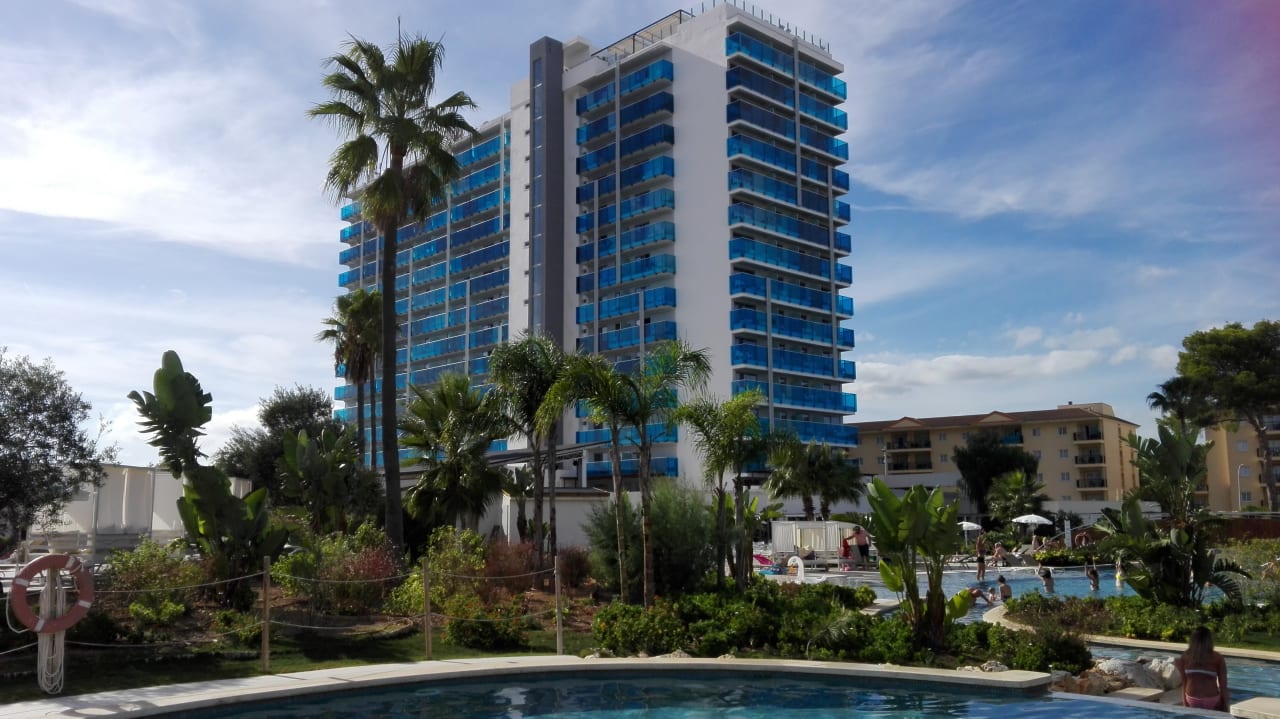 "Tonga Tower" BG Tonga Tower Design Hotel & Suites (Can Picafort ...