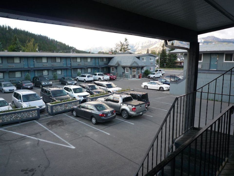 "Innenhof" Hotel Mount Robson Inn (Jasper) • HolidayCheck (Alberta ...