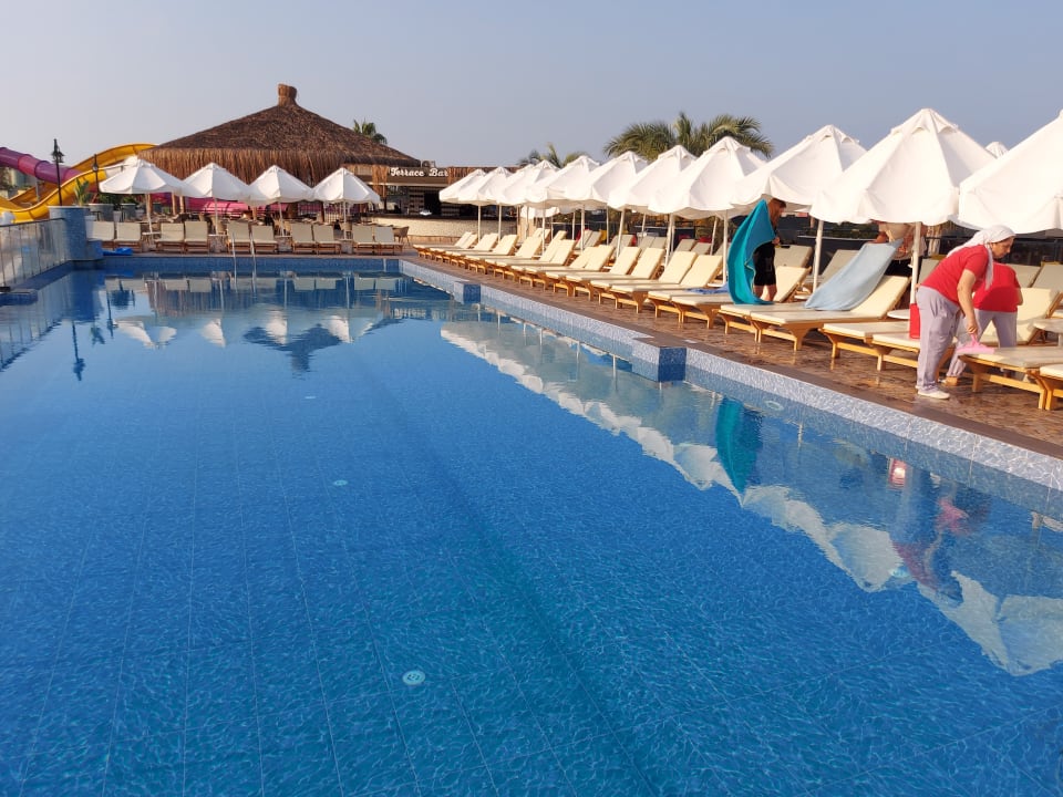 "Die "swim-up-zimmer" mit ..." Dream World Palace Hotel (Colakli ...