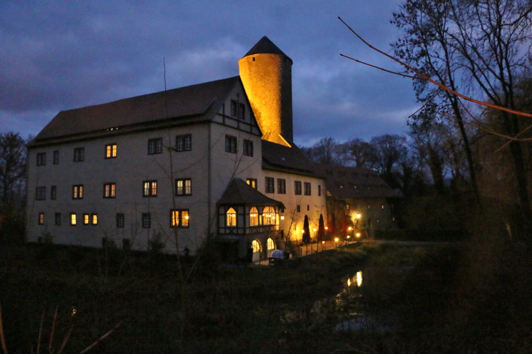 "Rückseiteder Burg" Romanik Hotel & Spa Wasserschloss Westerburg ...