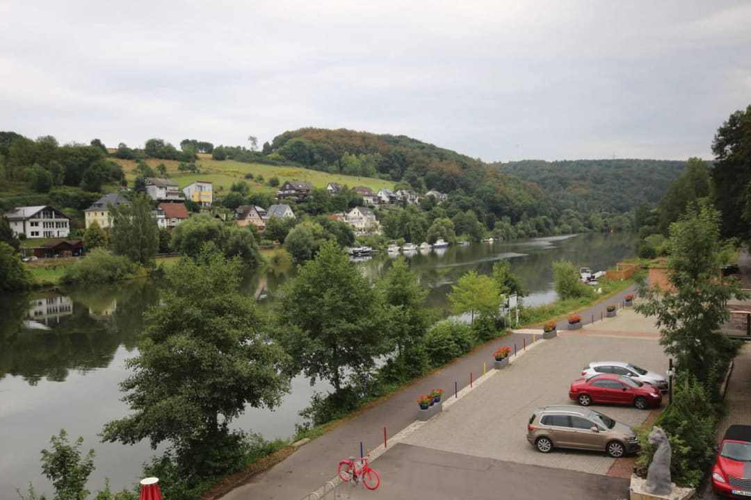 "Blick auf die Fulda" Roter Kater & Graue Katze (Kassel) • HolidayCheck ...
