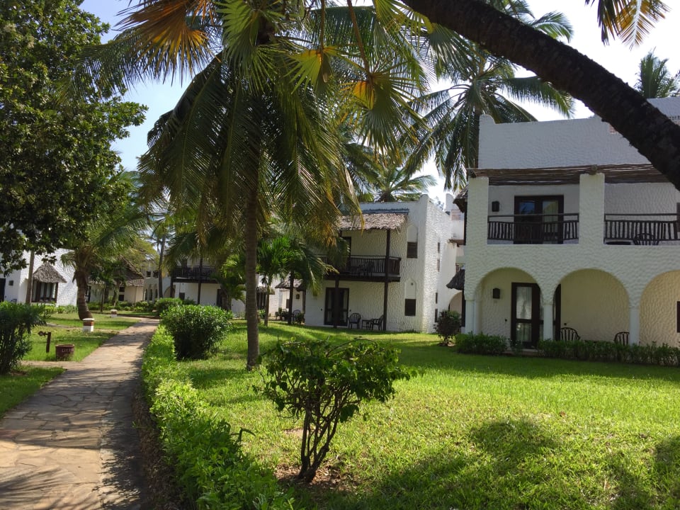 "Einzelne Bungalows" Hotel Jacaranda Indian Ocean Beach Resort (Diani ...
