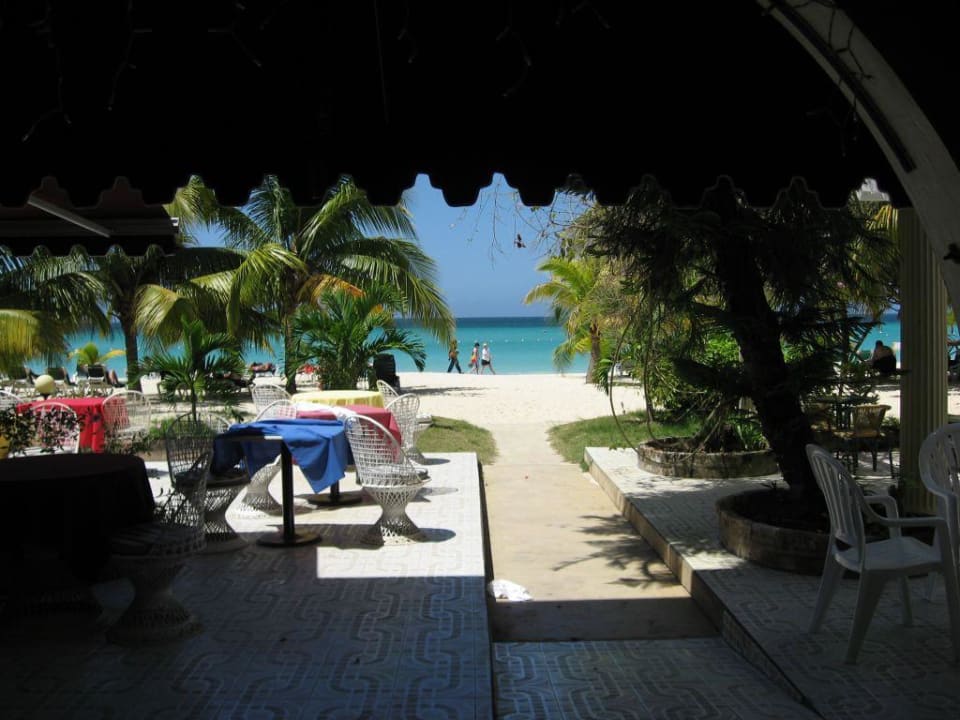 "Blick vom Hotel auf den S..." Charela Inn Hotel (Negril ...